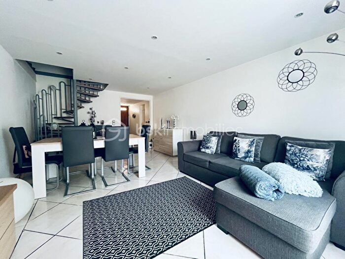 Maison à vendre - Roissy-en-Brie, Arpents, Etang, Vignes - 5 pièces - 4 chambres