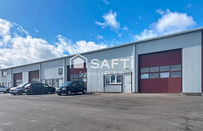 Maison à vendre - Créhange - 6 pièces - 4 chambres