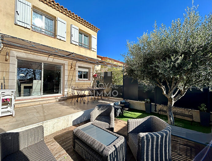 Maison à vendre - Cuers - 4 pièces - 3 chambres