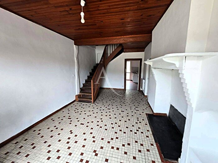 Maison 7 pièces à louer à Bougue