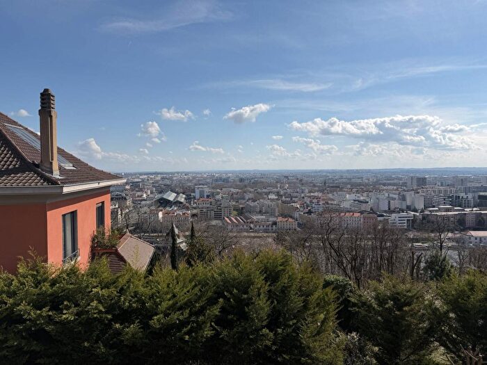 Appartement à louer - Lyon ème arrondissement - 3 pièces - 2 chambres