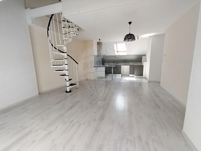 Appartement à louer - Chalon-sur-Saône, La Citadelle - 2 pièces - 1 chambre