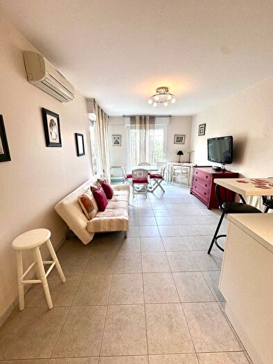 Appartement à louer - Calvi - 2 pièces - 1 chambre