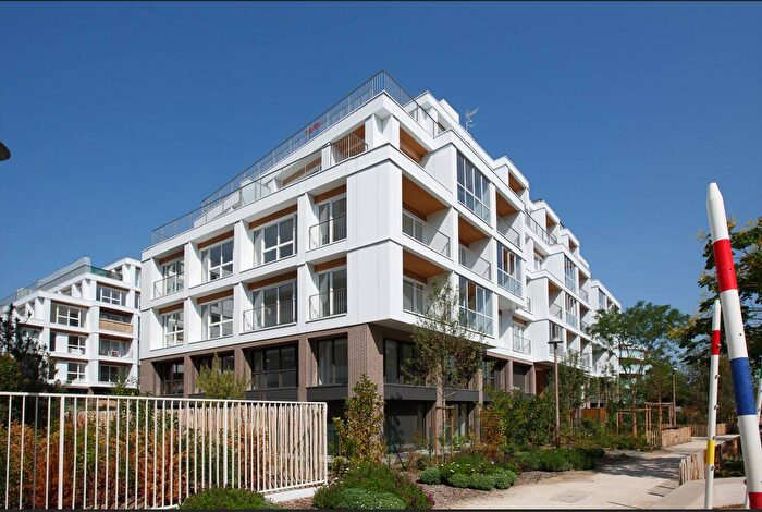 Appartement à louer - Bord de Seine-Les Martinets, Rueil-Malmaison - 4 pièces - 3 chambres