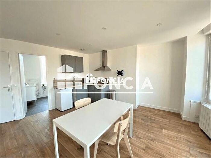 Appartement à louer - La Planchette, Flers - 1 pièce