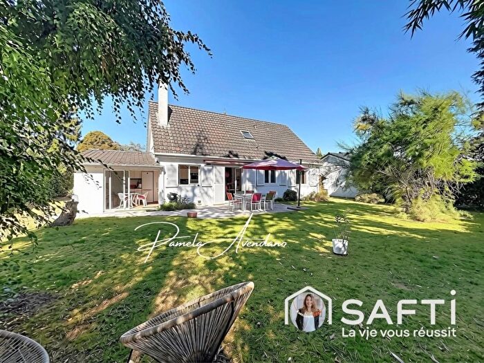 Maison 7 pièces à Lésigny, à vendre