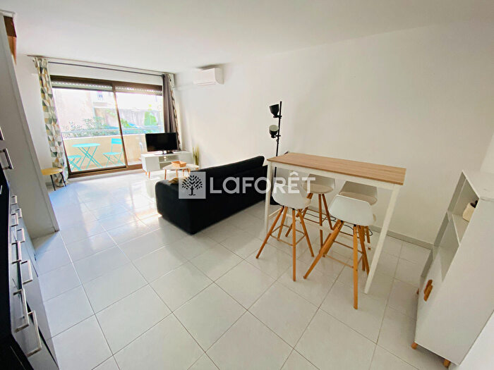 Appartement à louer - Cannes, Prado, République - 2 pièces - 1 chambre
