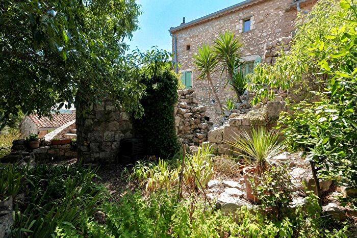 Maison à vendre - Uzès - 5 pièces - 3 chambres