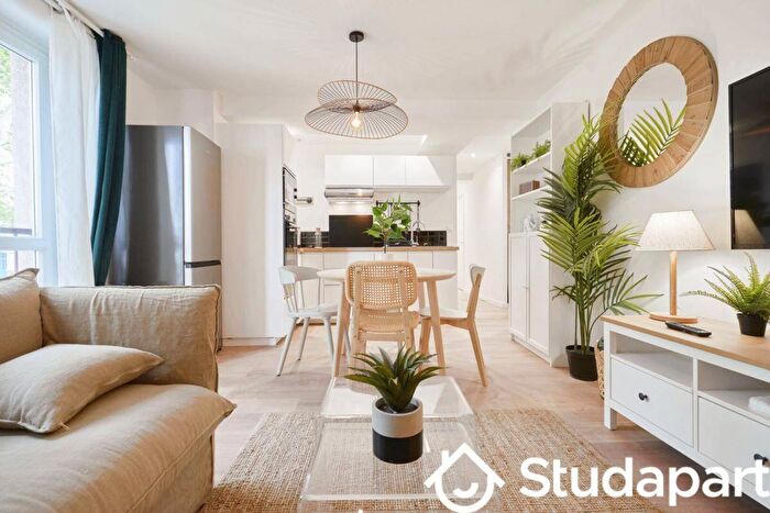 Appartement à louer - Centre Ville, Reims - 1 pièce - 1 chambre