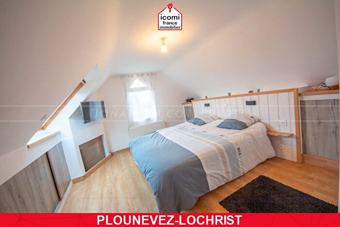 Maison à vendre - Plounévez-Lochrist - 7 pièces - 5 chambres