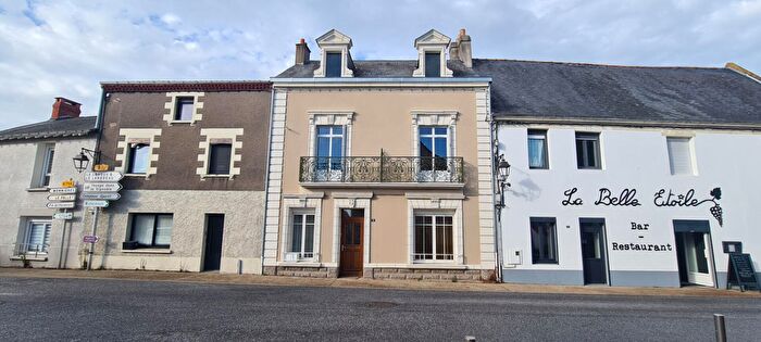 Maison à vendre - La Chapelle-Heulin - 9 pièces - 5 chambres