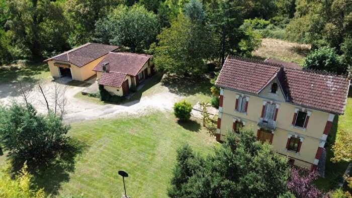 Maison 9 pièces à Laujuzan, à vendre