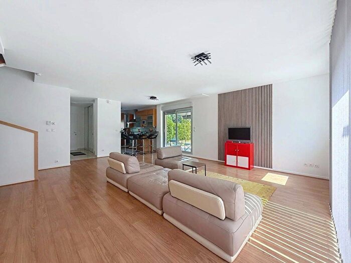 Maison à louer - Moëns, Prévessin-Moëns - 5 pièces - 4 chambres