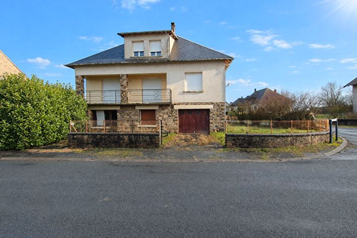 Maison à vendre - Jumilhac-le-Grand - 5 pièces - 4 chambres