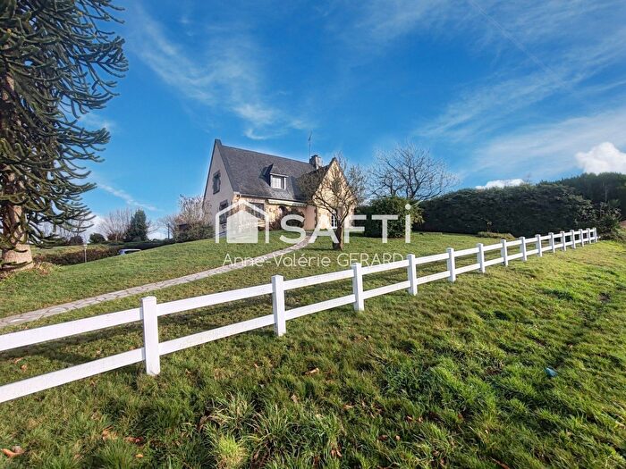 Maison à vendre - Saint-Mars-sur-la-Futaie - 7 pièces - 5 chambres