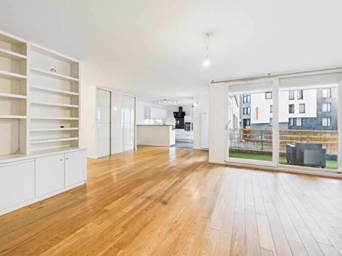 Appartement à vendre - Asnières-sur-Seine - 5 pièces - 3 chambres