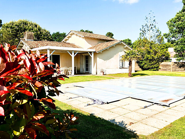 Maison à vendre - LAiguillon-sur-Vie - 4 pièces - 3 chambres