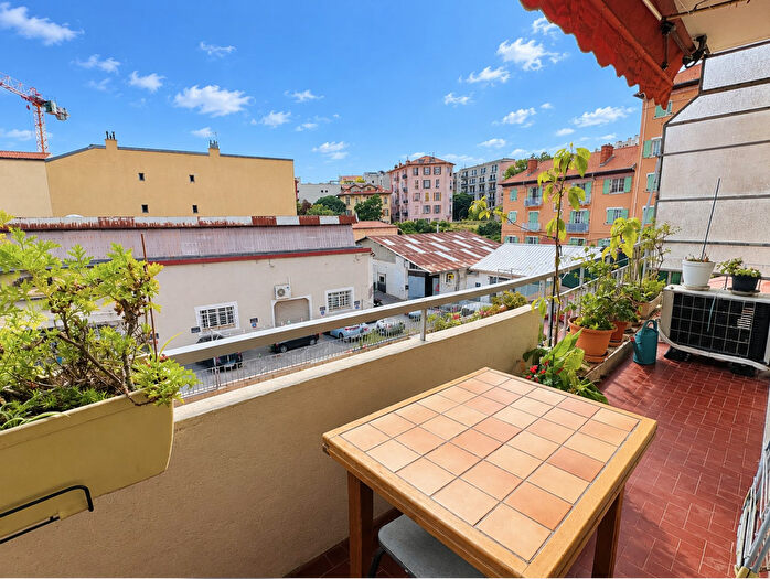 Appartement 4 pièces à Nice, Saint-Roch, à vendre