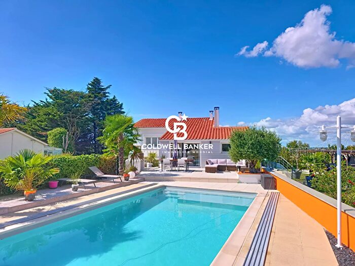 Maison à vendre - Saint-Michel-en-lHerm - 6 pièces - 4 chambres