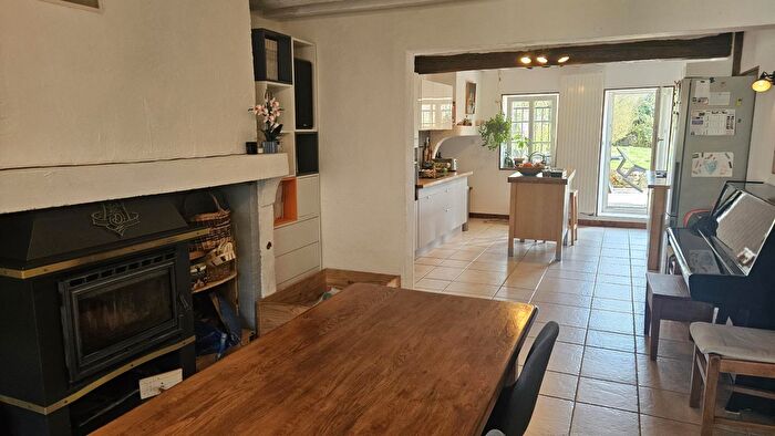 Maison à vendre - Saint-Cyr-sur-Morin - 6 pièces - 4 chambres