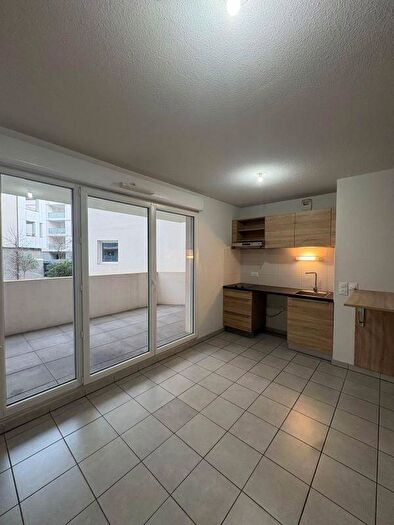 Appartement à louer - Casernes, Nîmes - 1 pièce