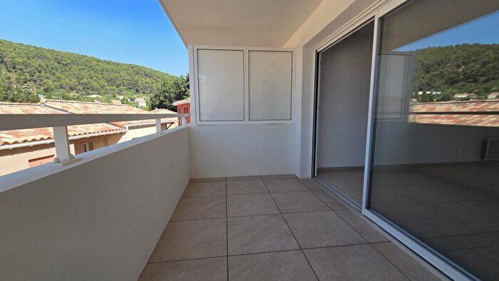 Appartement à louer - Solliès-Pont - 2 pièces - 1 chambre