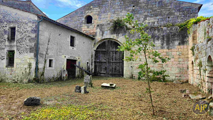 Maison à vendre - Pons - 1 pièce