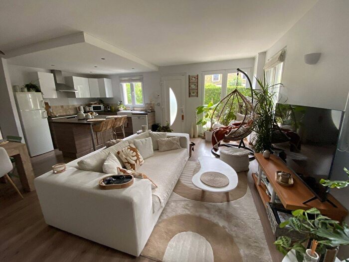 Maison à louer - Galluis - 4 pièces - 2 chambres