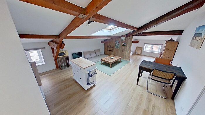 Appartement à louer - Clermont-Ferrand, Delille, Cathédrale, La Gare - 1 pièce