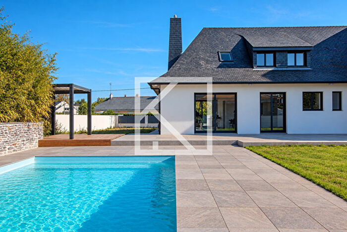 Maison 9 pièces à Saint-Barthélemy-d'Anjou, à vendre