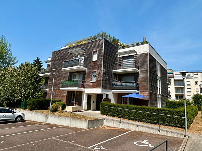 Carrières-sous-Poissy, Bords de Seine, Ile de la Dérivation : Appartement 3 pièces à vendre