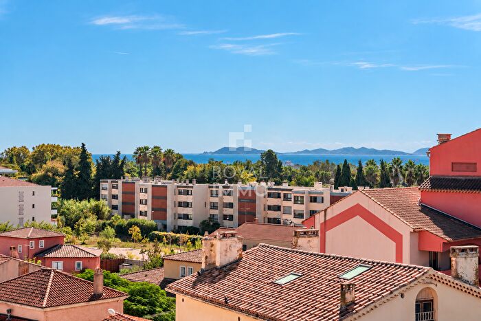 Appartement 3 pièces à vendre - Hyères, Gare, Godillot
