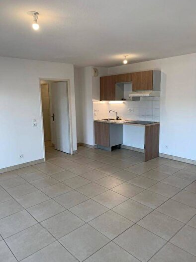 Appartement à louer - Zone Industrielle, Arles - 3 pièces - 2 chambres