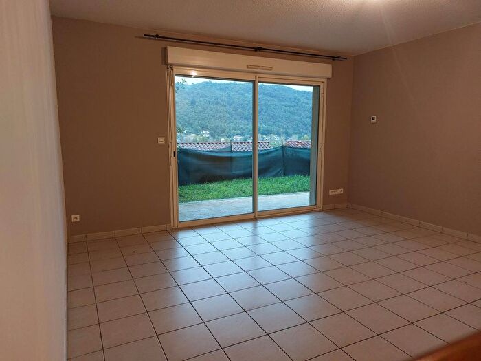 Appartement à louer - Villefranche-de-Rouergue, La Bastide - 3 pièces - 2 chambres