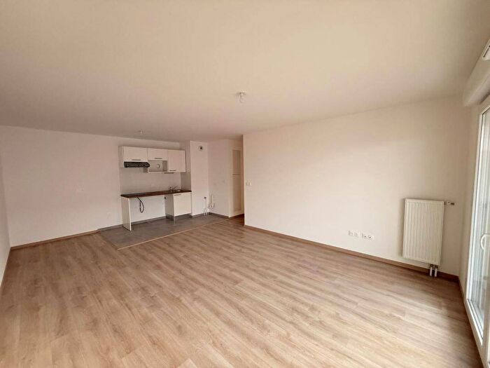 Appartement à louer - Cheminots-Acacias-Faubourg de Lille, Valenciennes - 3 pièces - 2 chambres