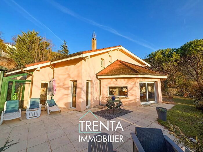 Maison à vendre - La Buisse - 5 pièces - 3 chambres