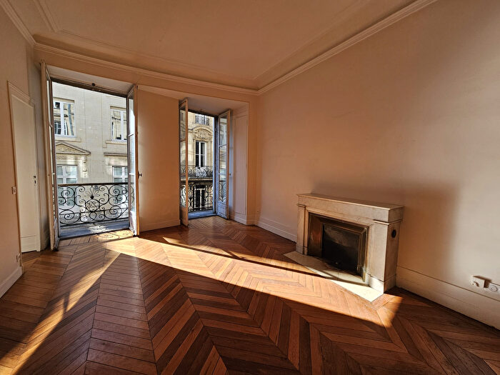 Bordeaux, Saint-Pierre - Appartement 3 pièces à louer