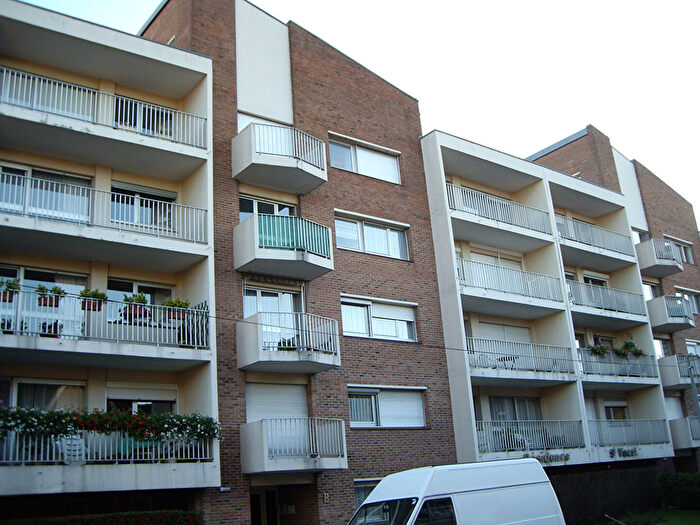 Appartement à louer - Béthune, Centre-ville - 4 pièces - 3 chambres