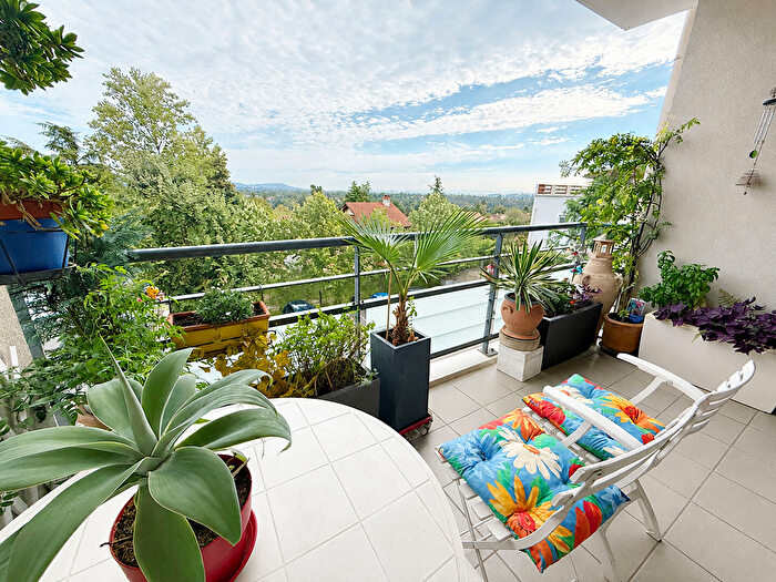 Appartement 4 pièces à Saint-Genis-les-Ollières, à vendre