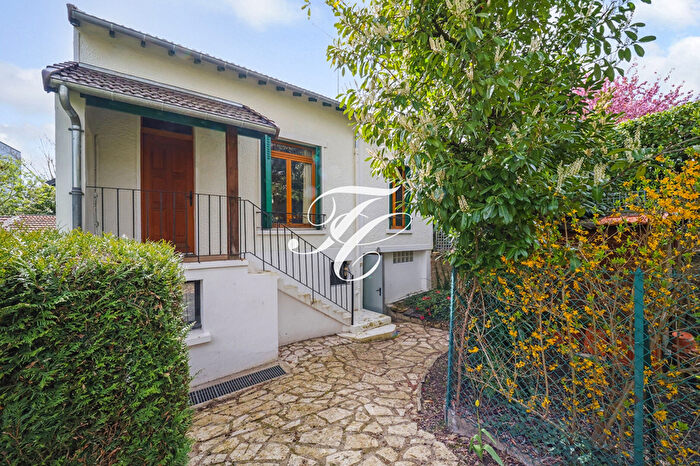 Saint-Cloud, Pasteur, Magenta : Maison 7 pièces à vendre