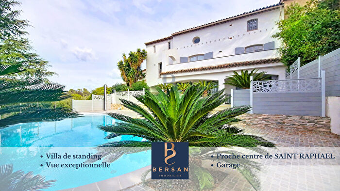 Maison 9 pièces à Saint-Raphaël, à vendre