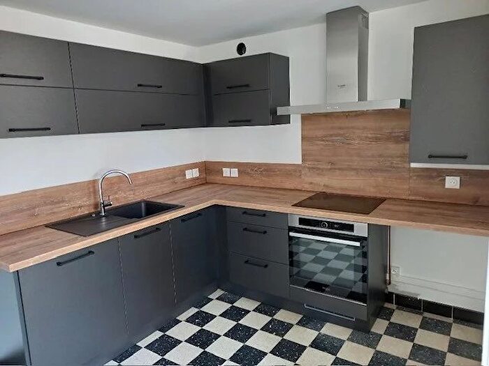Appartement 3 pièces à Montceau-les-Mines, Centre-ville, à louer