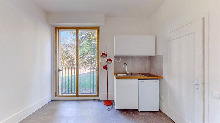 Neuilly-sur-Seine, Saint-James, Madrid : Appartement 1 pièce à vendre