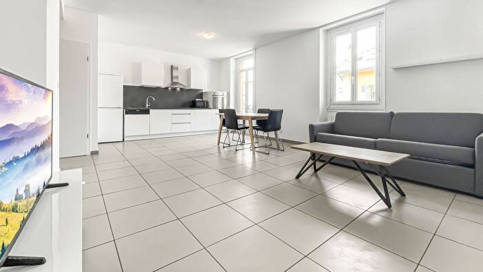 Appartement à louer - Centre, Annemasse - 2 pièces - 1 chambre