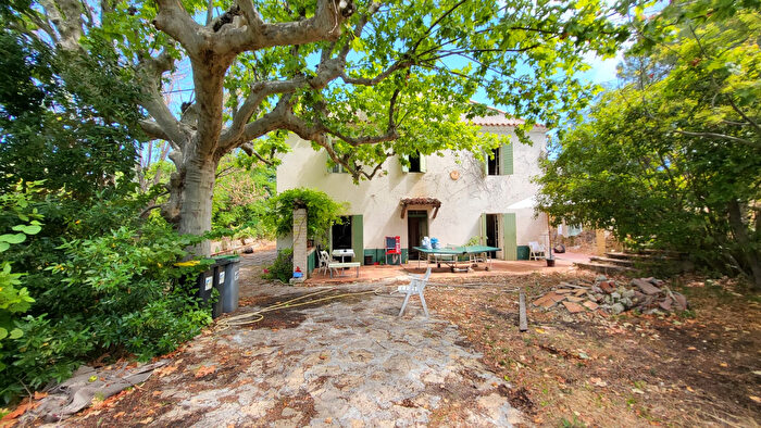 Maison 12 pièces à Le Castellet, à vendre