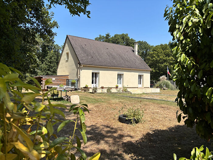 Bazoches-sur-le-Betz - Maison 5 pièces à vendre
