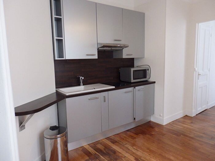 Appartement à louer - Alleray Procession, Paris ème arrondissement - 2 pièces - 1 chambre