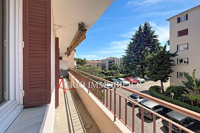 Appartement 4 pièces à Cagnes-sur-Mer, Centre-ville, à louer