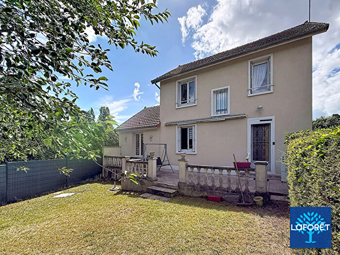 Saint-Gervais-la-Forêt : Maison 6 pièces à vendre