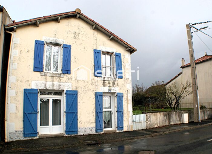 Maison à vendre - La Châtaigneraie - 4 pièces - 2 chambres